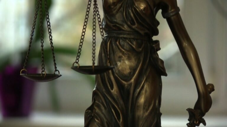 Difference Between Law and Justice With Examples - The Edu Law